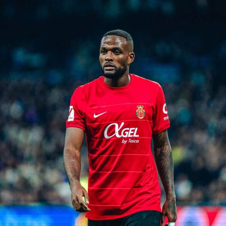 7 Best Canadian Soccer Players Of All-Time - Soccer Ball World